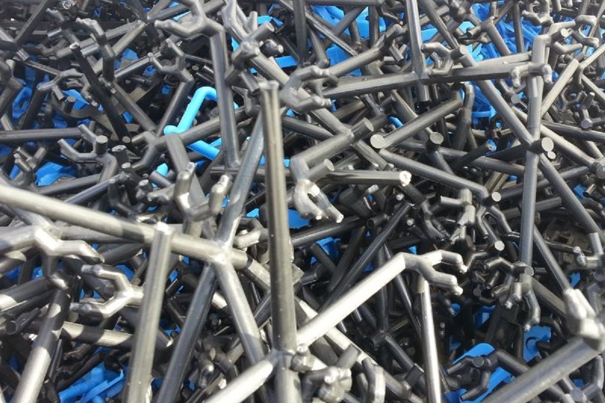 Materialul plastic – eliminarea și prelucrarea diferitelor materiale ...